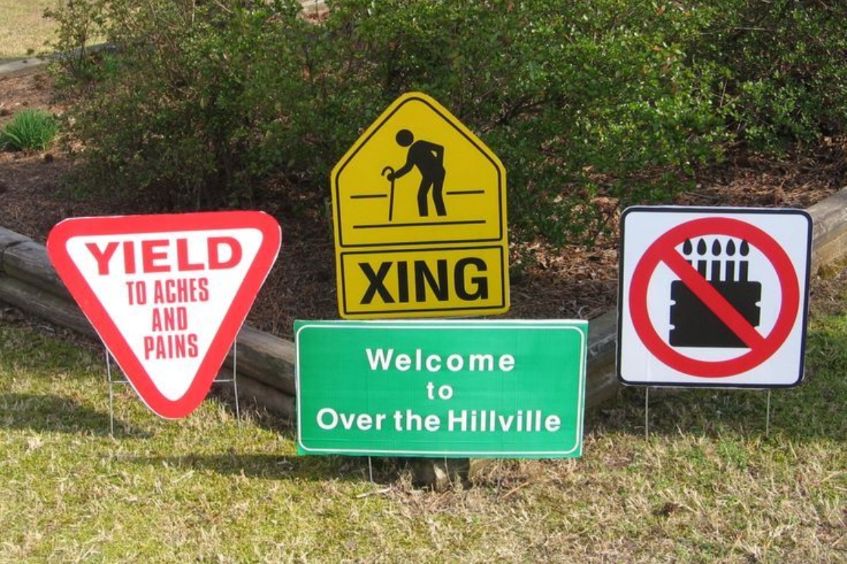 The Funniest Yard Signs You've EVER Seen - BetterBe